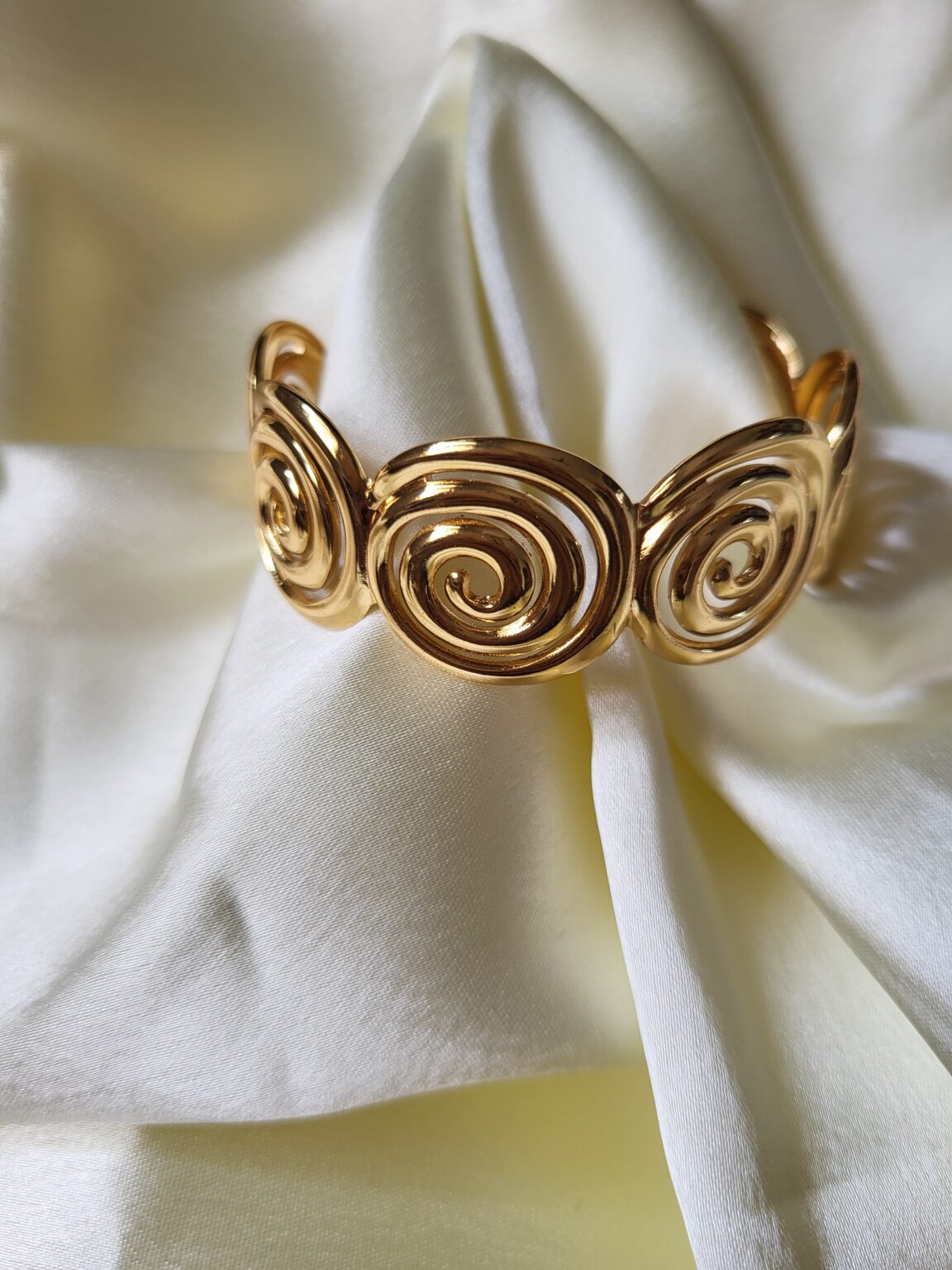 Anti tarnish SS cuff bracelet